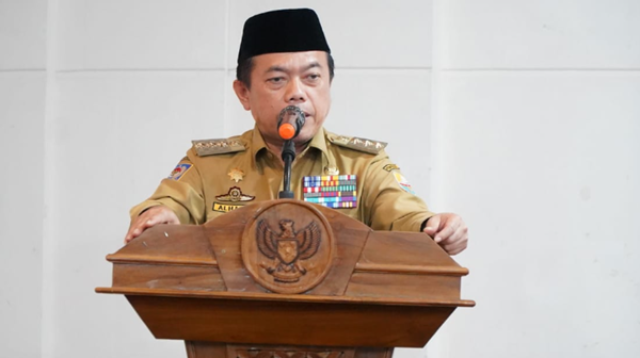 Edi Purwanto Lantik Yeri Muthalib Sebagai PAW Anggota DPRD Jambi - Jambiserucom : berita jambi ...